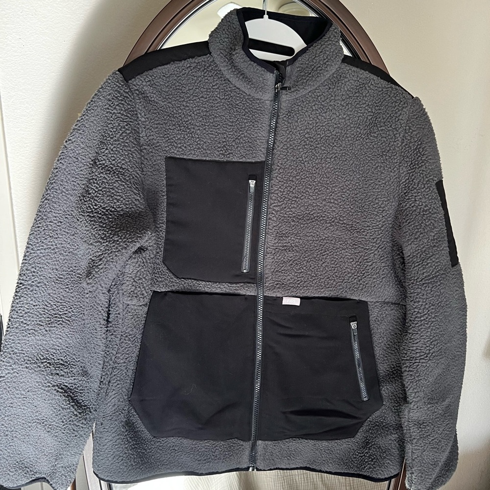 Figs On Shift Sherpa Jacket In Dark Charcoal Large Gem
